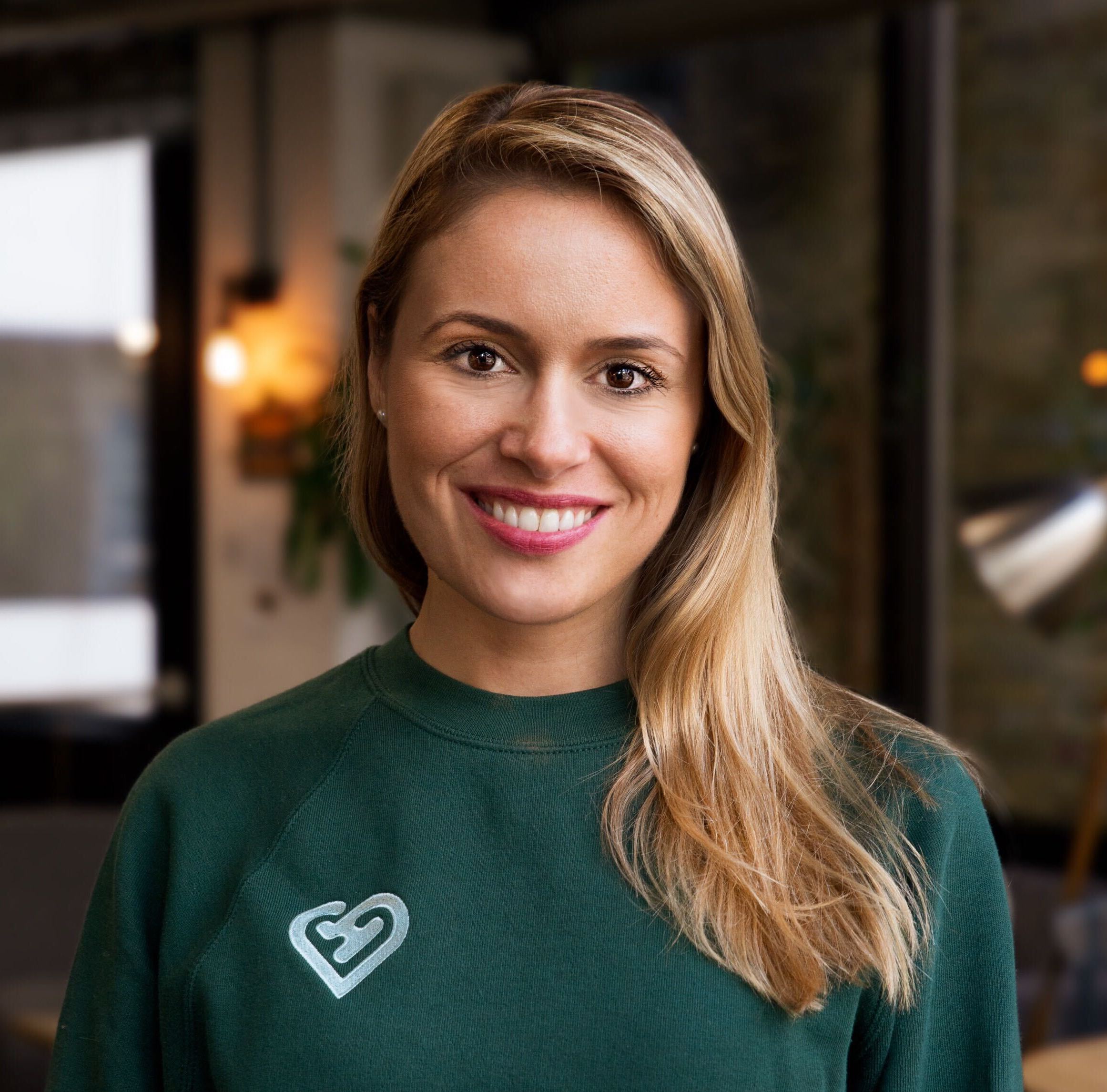 Elena Mustatea - Lyfebulb